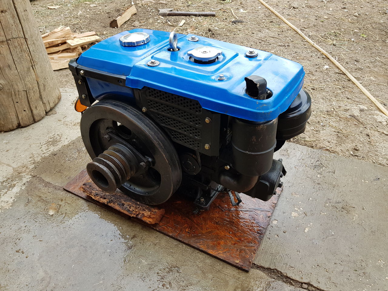 Motor Nou Zubr 10 cp