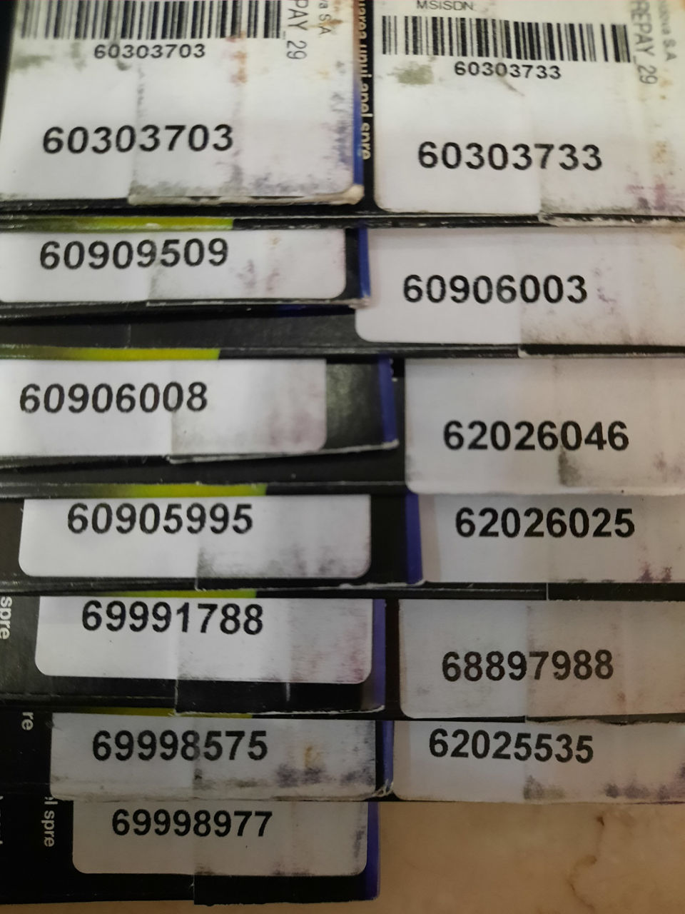 Vind numere, 300 lei fiecare