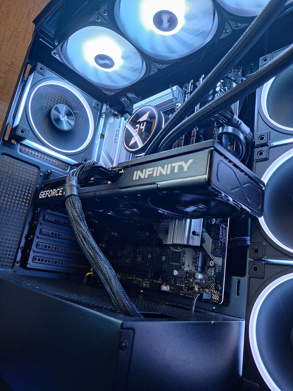 Reducere! Gaming Setup! Intel i5 14600KF | RTX 5070 | 64Gb DDR5 | 1Tb ...