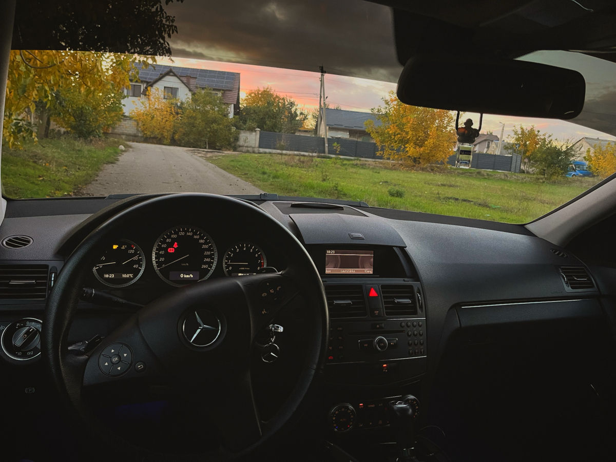 Mercedes C-Class an. 2010 cu rulaj 240000 km, Benzină, 9100