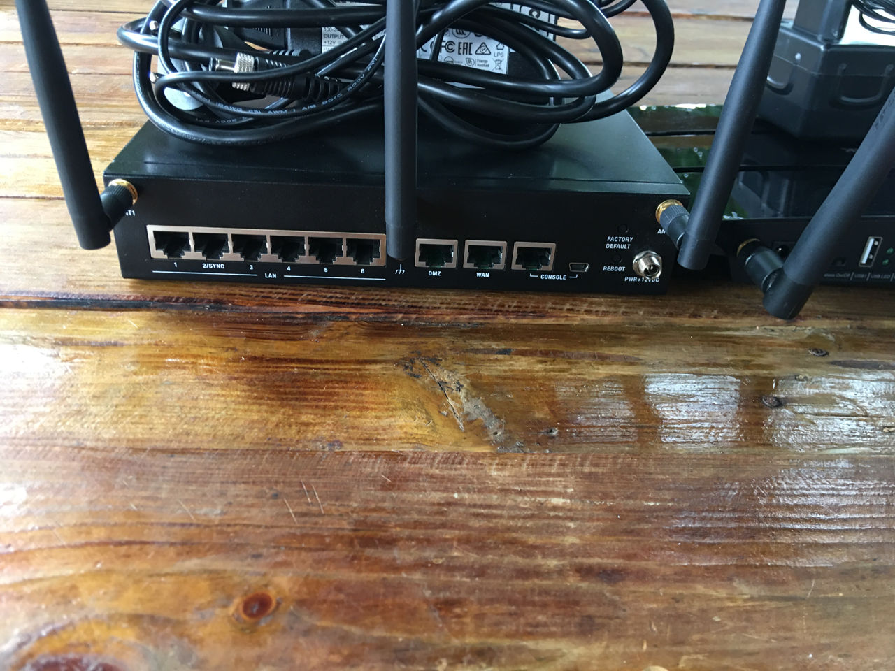 WiFi Router Check Point L-71W