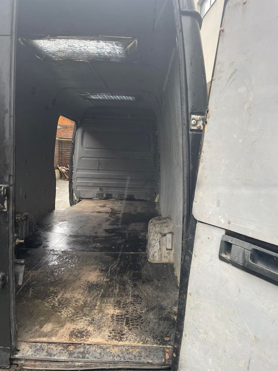 Volkswagen LT35 an. 2001 cu rulaj, Diesel, 2900