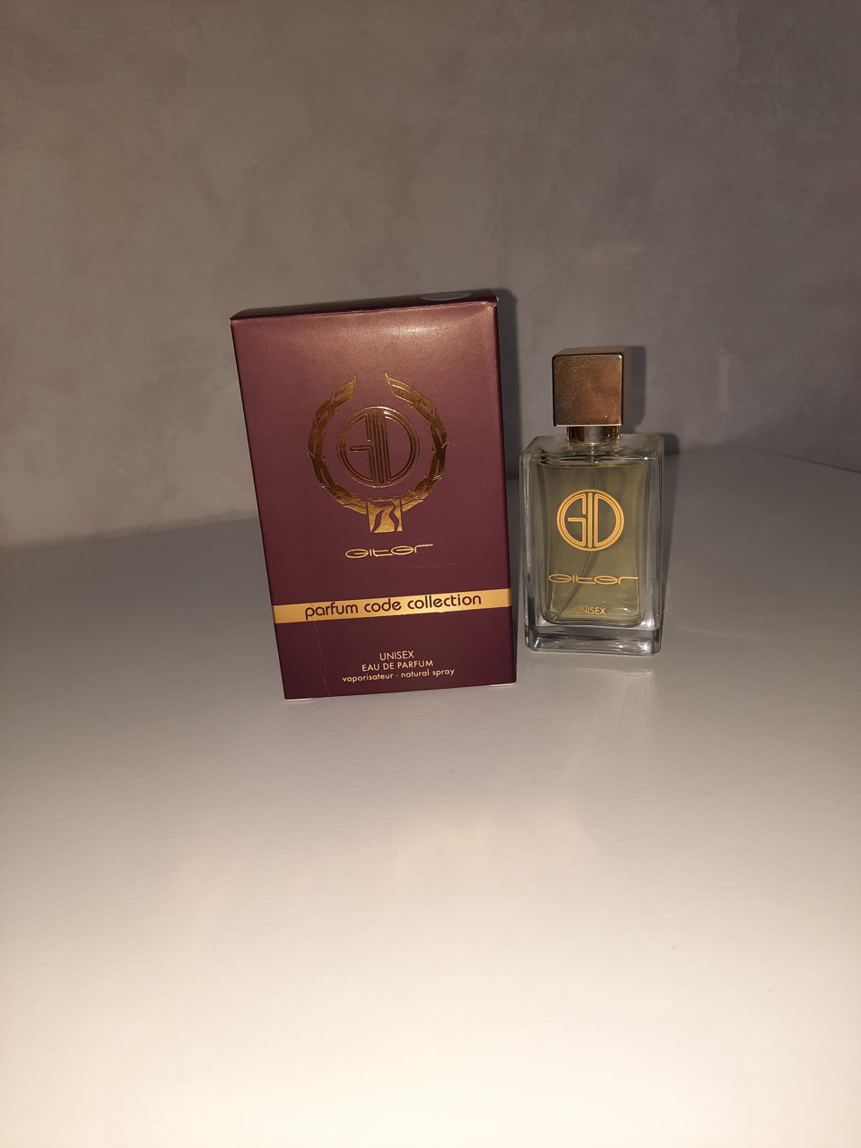 Vînd Parfum nou 600 lei. Marca Giter