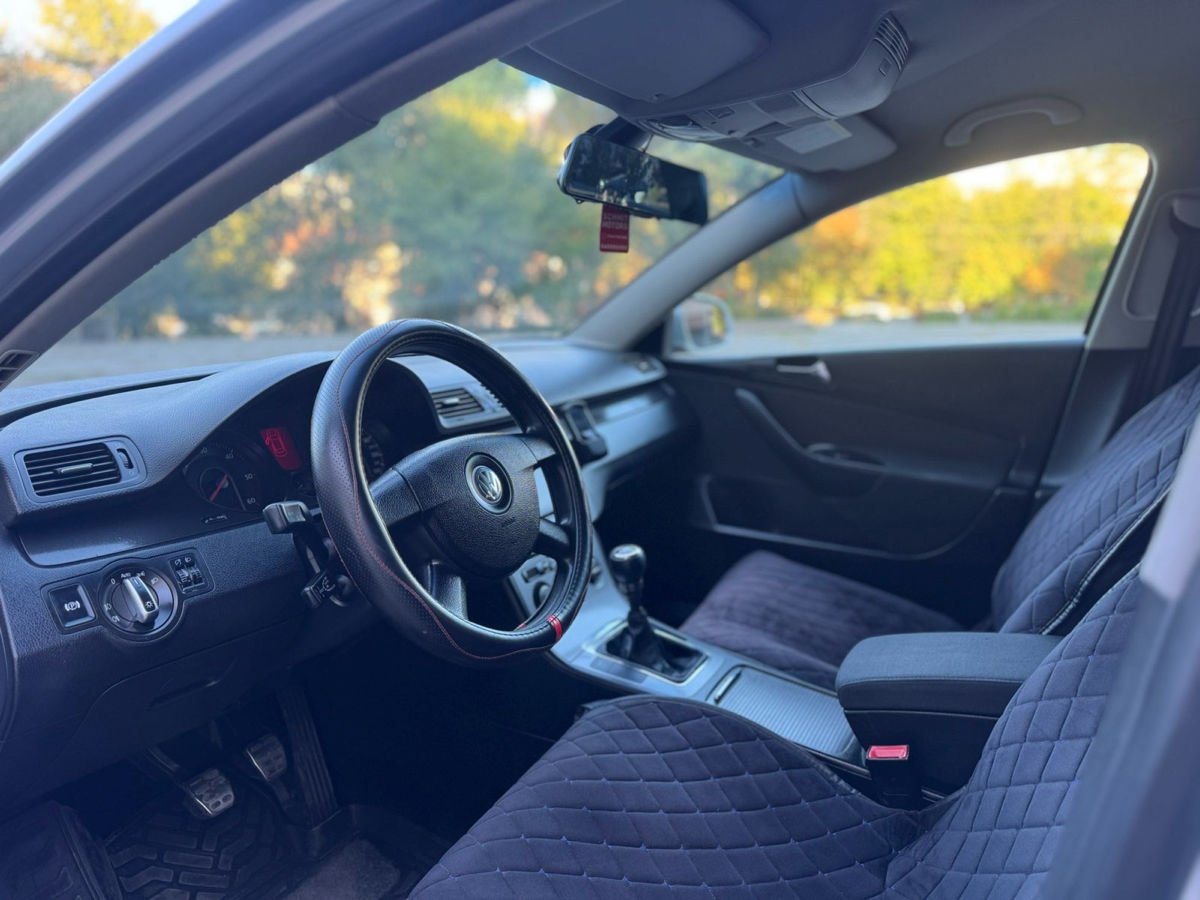 Volkswagen Passat an. 2006 cu rulaj 280000 km, Diesel, 6490