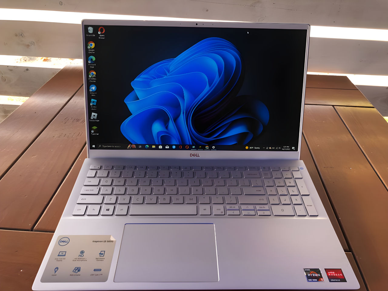 Dell Inspiron (Ryzen 5 4500U, 8GB Ram, 256GB SSD)