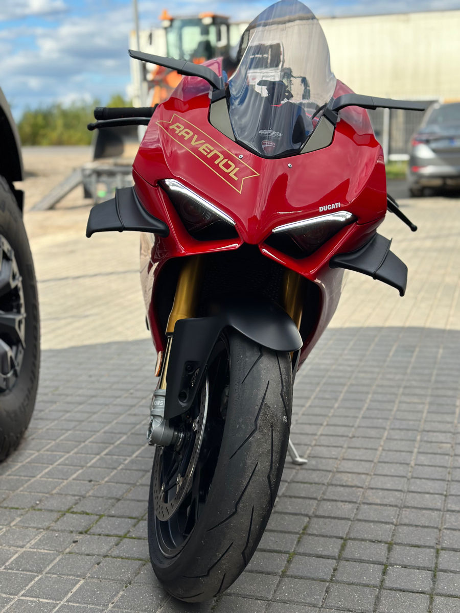 Ducati Panigale V4S an. 2020 cu rulaj 10000 km, 22000
