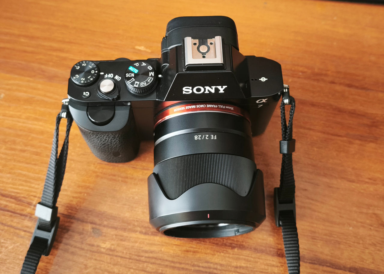 Sony A7 + obiectiv: Sony 28mm F2 - 840 euro