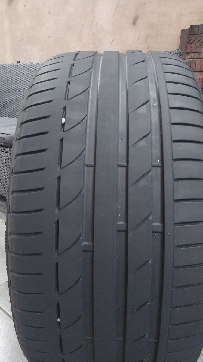 275 35 R20 Bridgestone o bucată