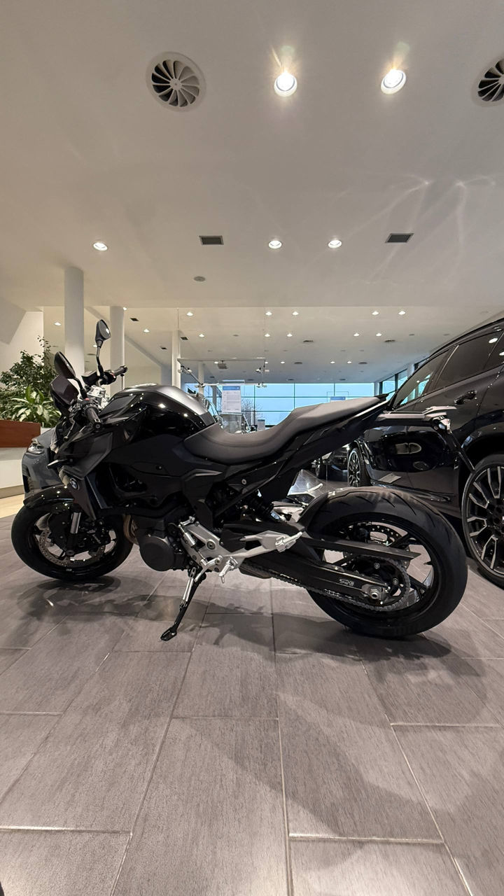 BMW F900R an. 2025 cu rulaj 1 km, 9490