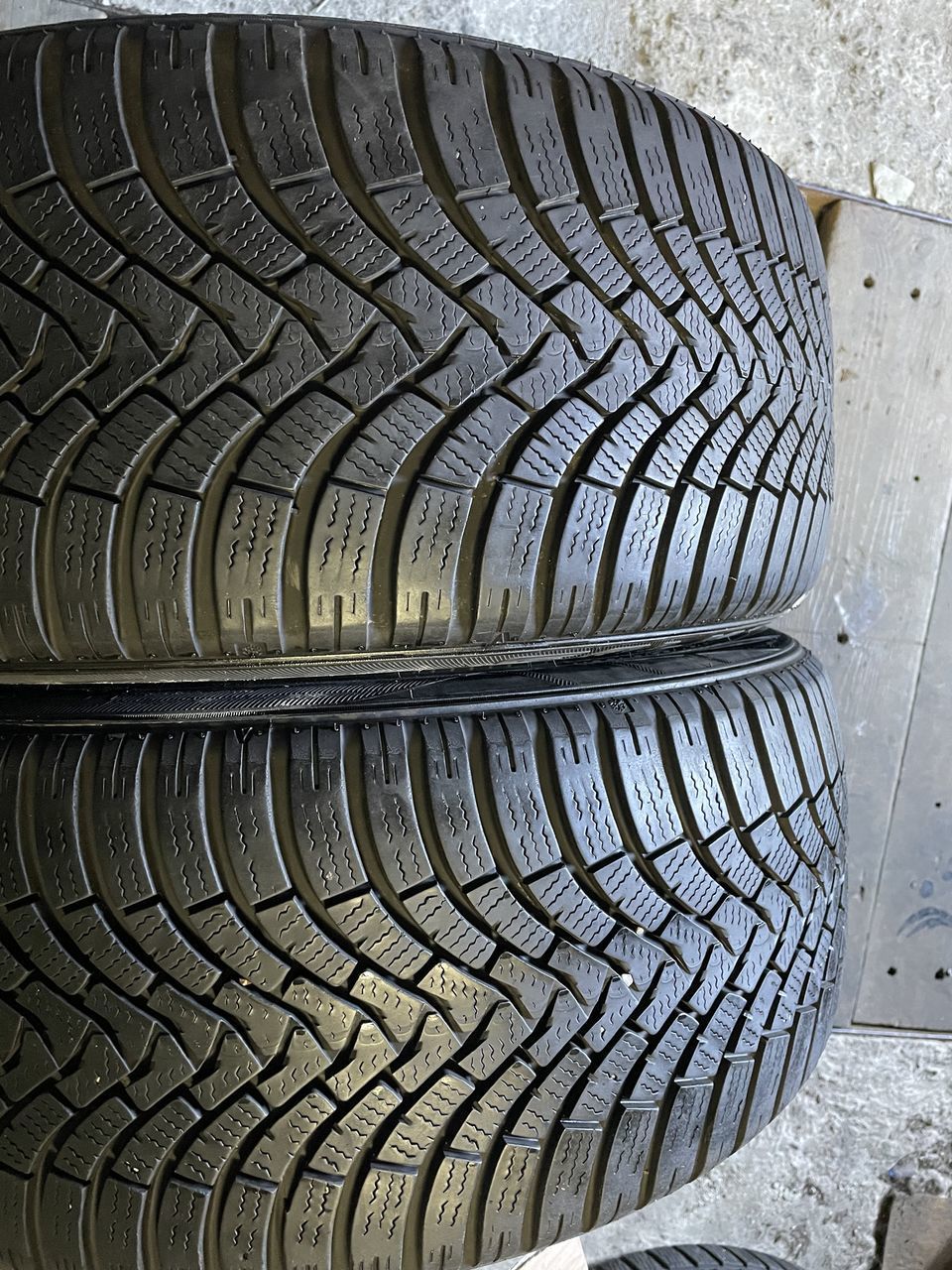 245 45 r18 Continental