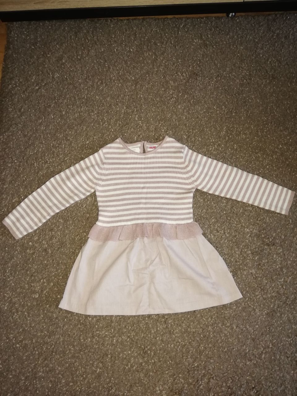 Курточки и платья для девочки 2-4 года Benetton, Zara, H&M