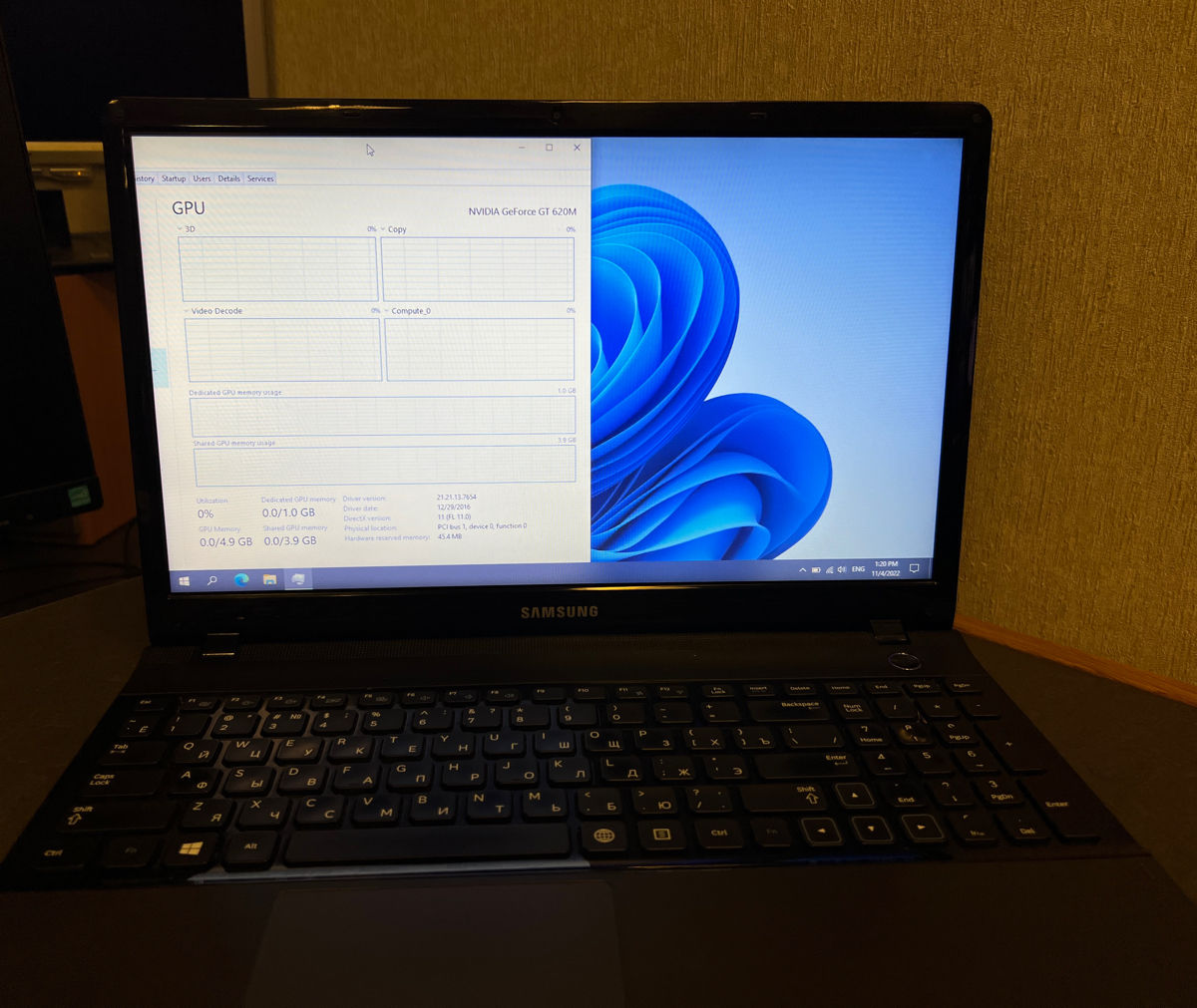 Samsung 300E i5-3210M GeForce GT620M 6GBDDR3