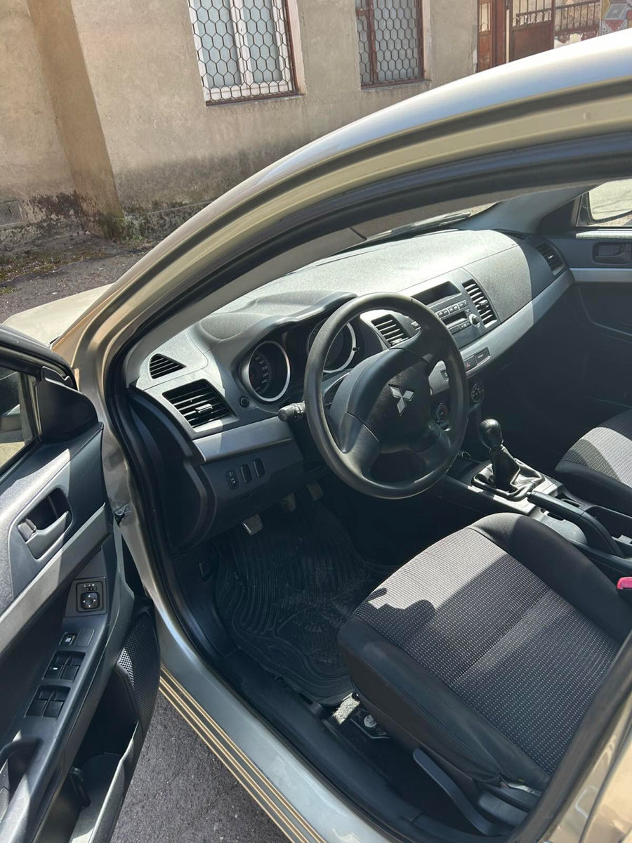 Mitsubishi Lancer an. 2008 cu rulaj 186000 km, Benzină, 3900