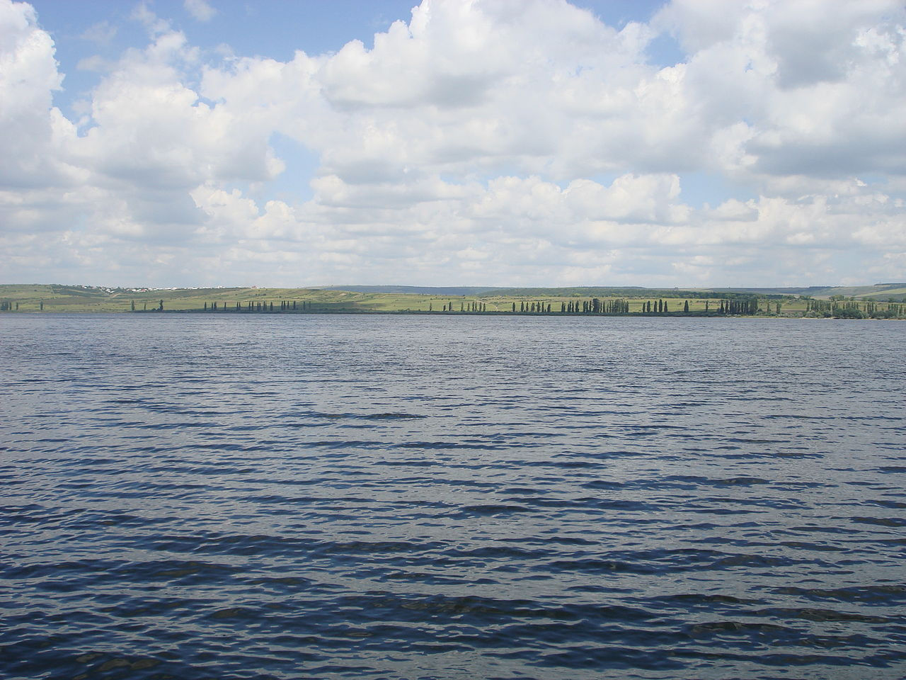 Teren lângă lac, Ghidighici, 9 ari