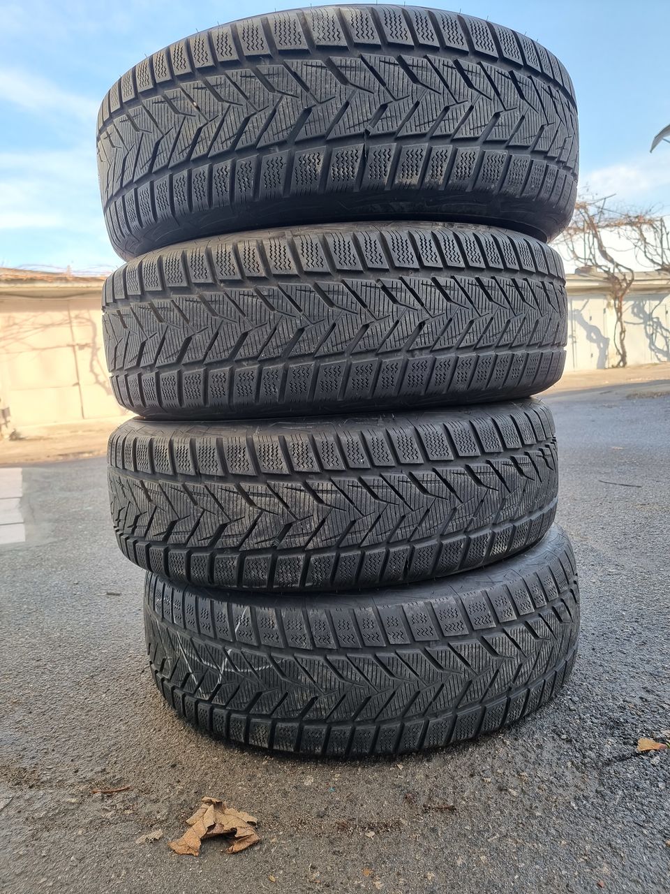 215 70 R16