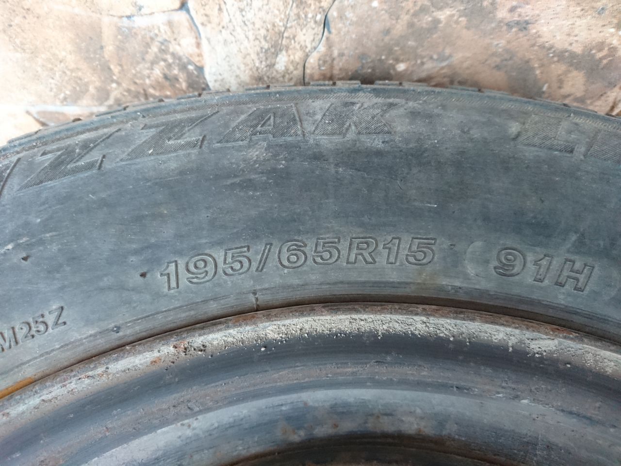 4 roti Bridgestone 195/65/R15 pe disc