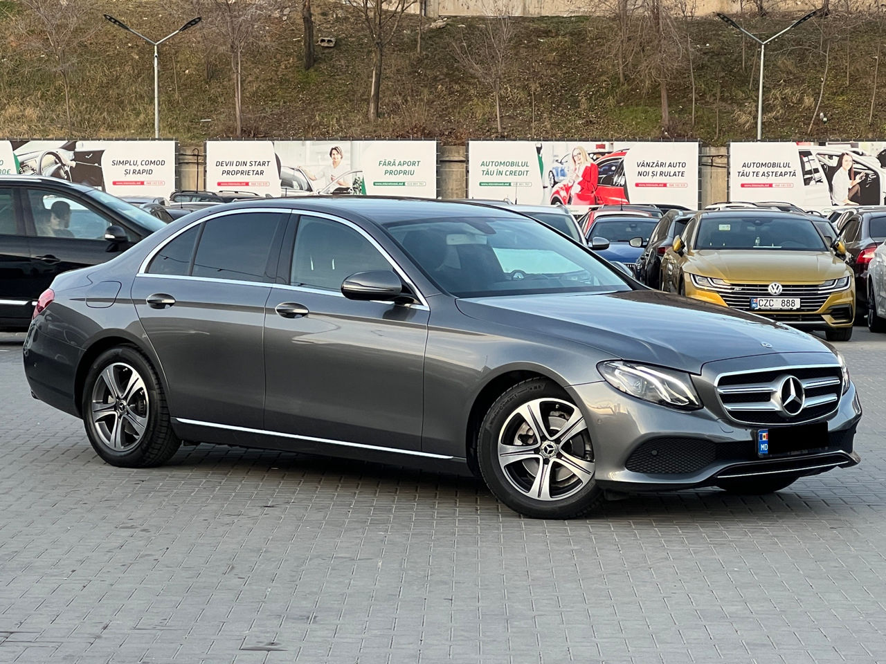 Mercedes E-Class 2018 г. с пробегом 76696 км, Бензин, 25499