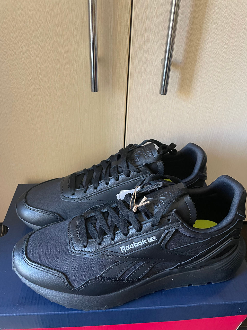 Adidasi Reebok model CL Legacy AZ