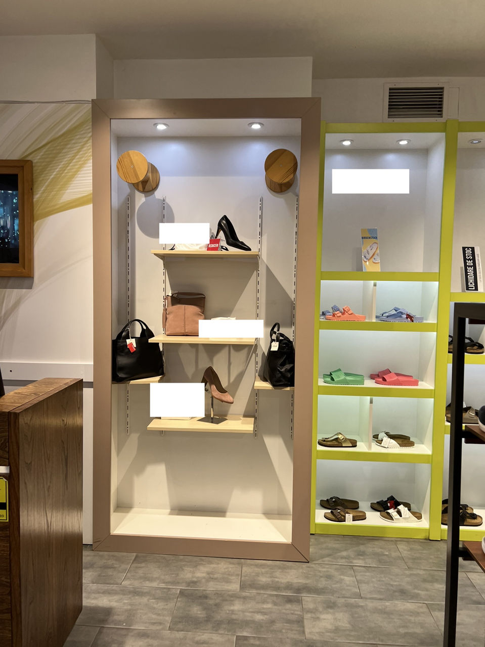 Mobilier pentru magazin