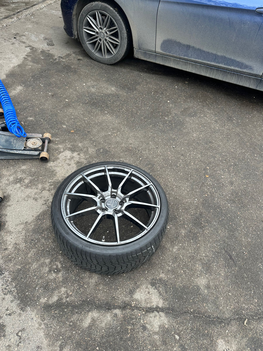 Se vand jante si anvelope r19 de pe bmw