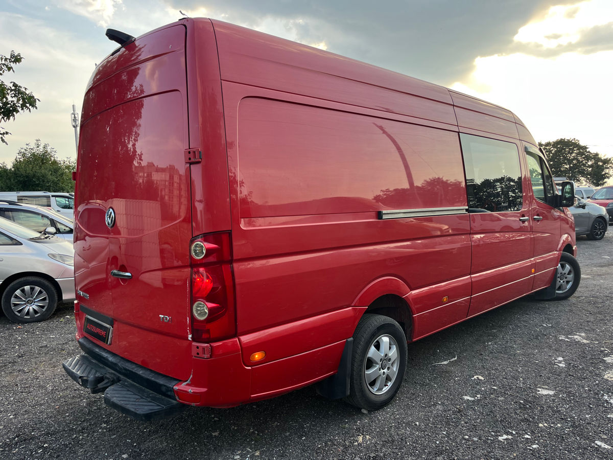 Volkswagen Crafter 7 Locuri an. 2011 cu rulaj, Diesel, 15200