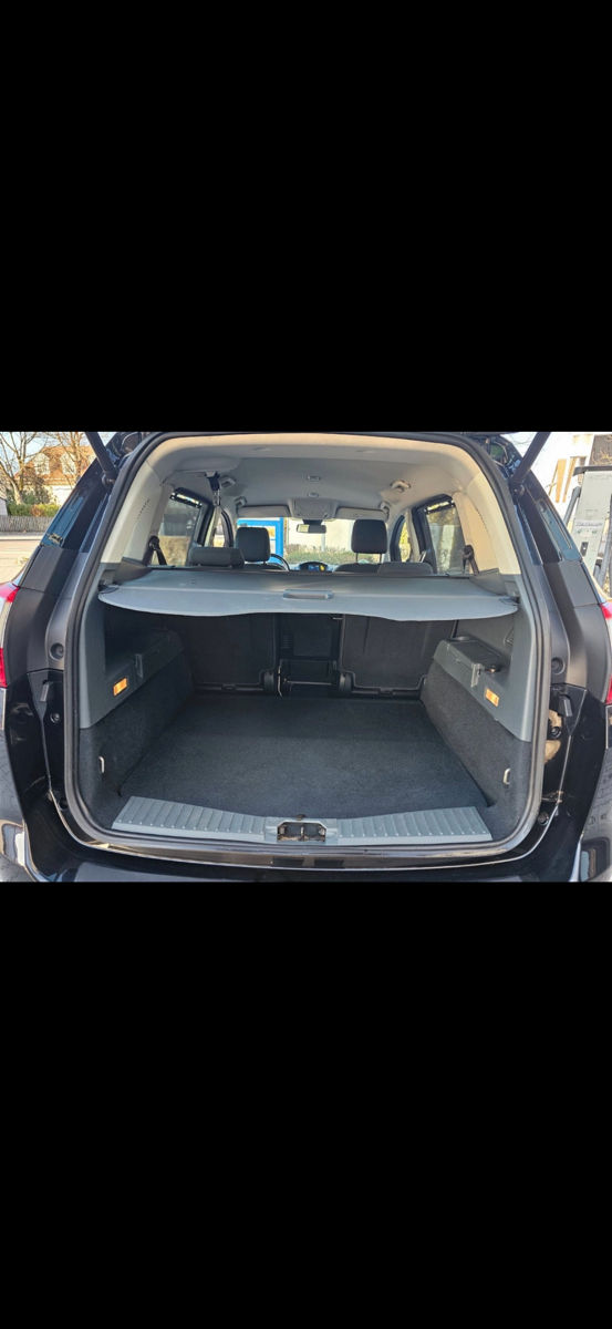 Ford Grand C-MAX an. 2015 cu rulaj 155000 km, Benzină, 5500