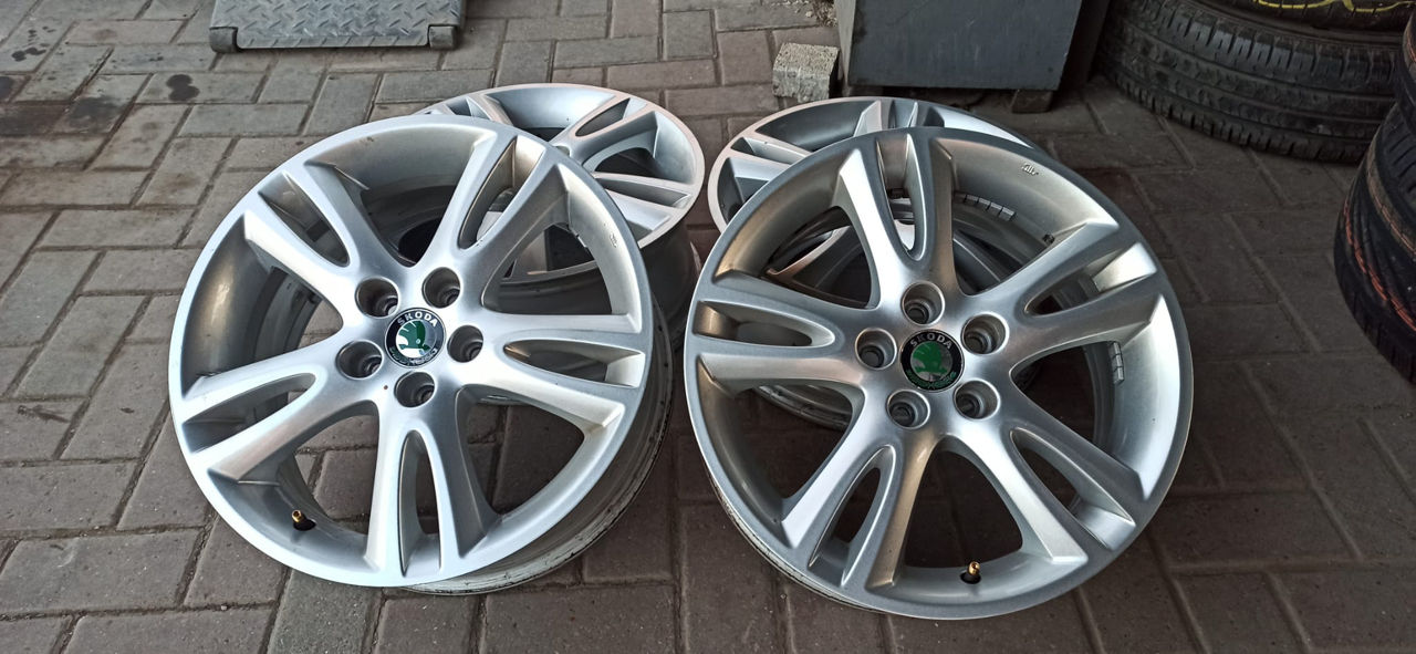 R16 5x100