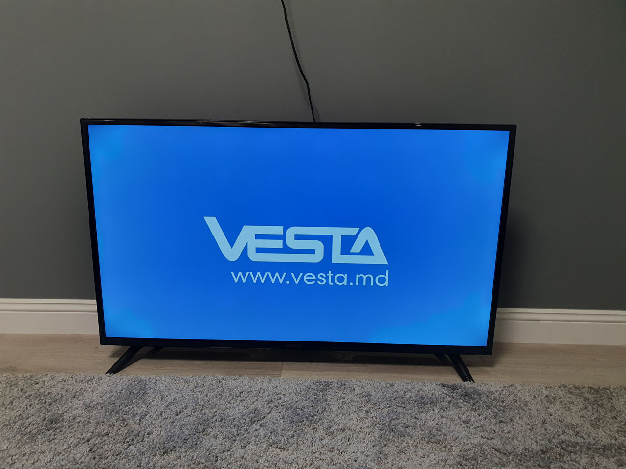 Smart Led Tv Vesta 43" la 4500 lei