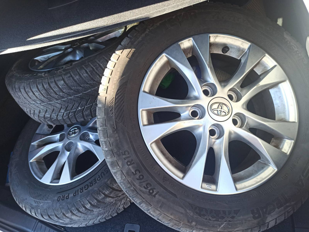 Jante + Anvelope R15 5x114.3 Toyota