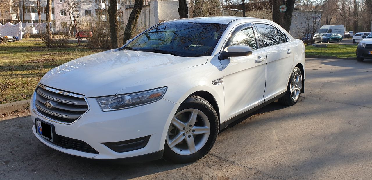 Ford Taurus