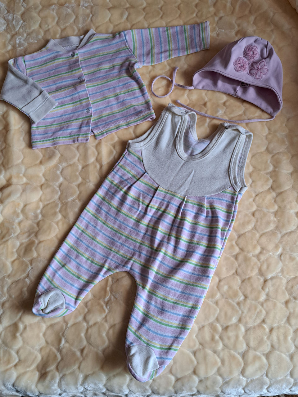 Hainute pentru nou nascut.