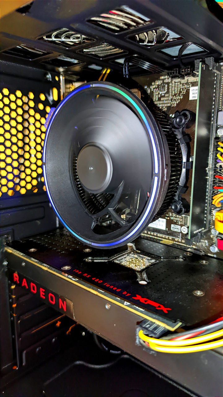 Gamer pc// i5-8 gen// 8gn ram ddr4// rx 480 8 gb//