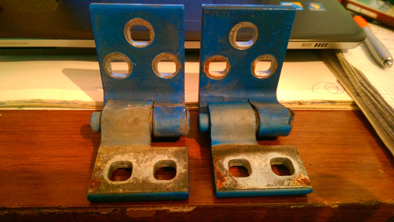 Mercedes, axor, actros, atego, 9737200837 ,петля двери, правая