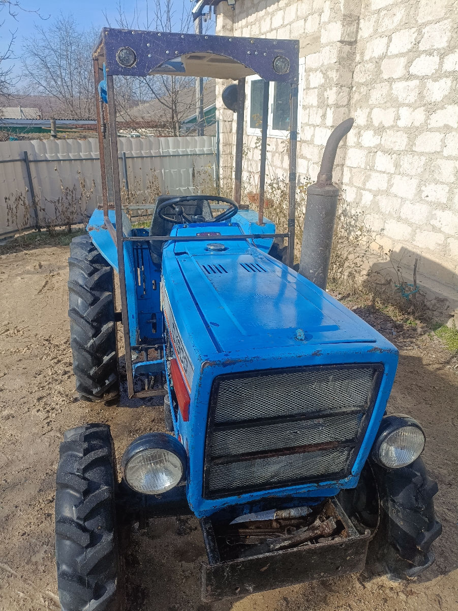 Se vinde minitractor iseki de 19 c.p