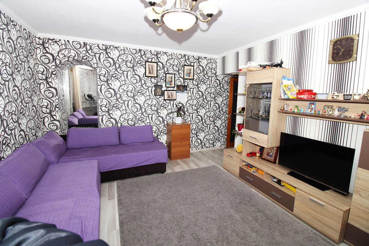 Telecentru. Miorita. Apartament cu 2 camere, euroreparatie, mobilata.