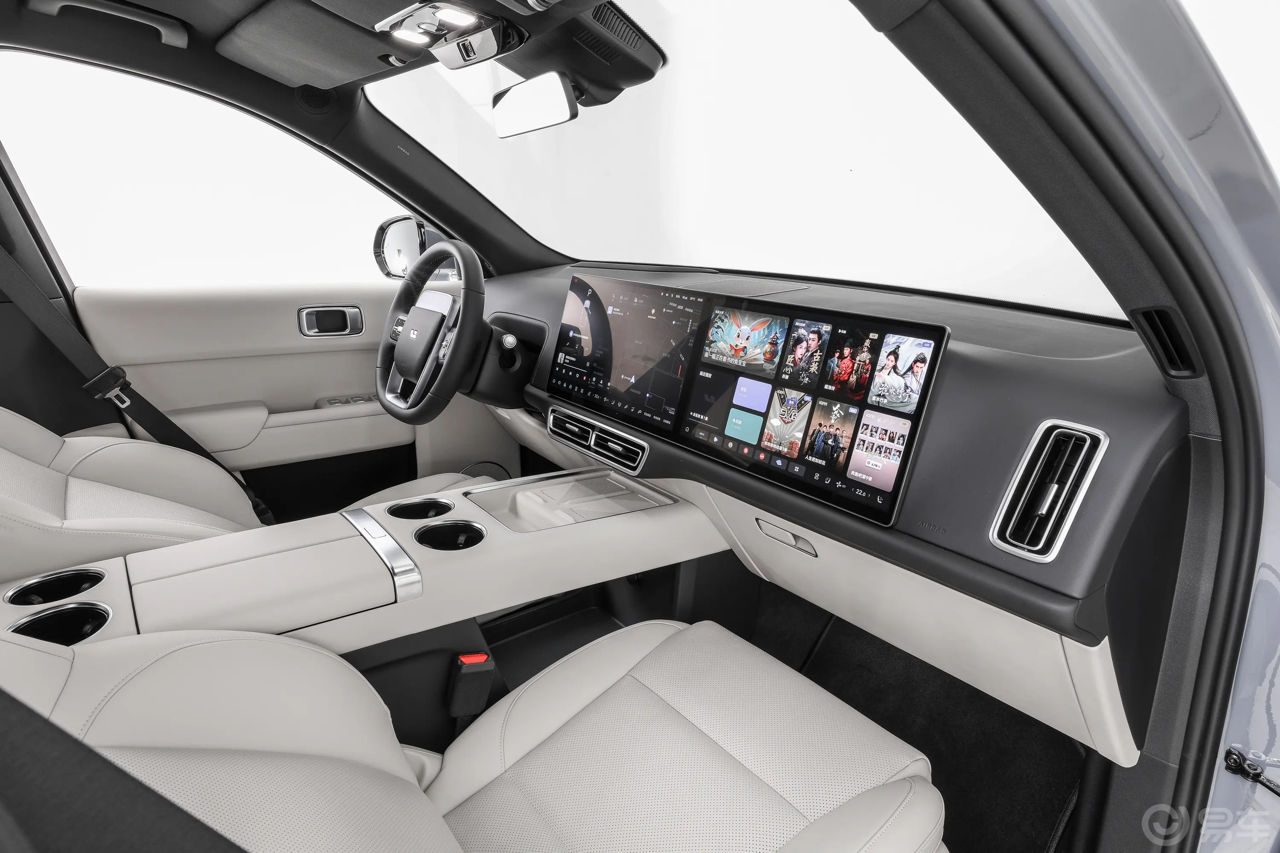 LiXiang L8 an. 2025 cu rulaj 1 km, Plug-in Hybrid, 50850