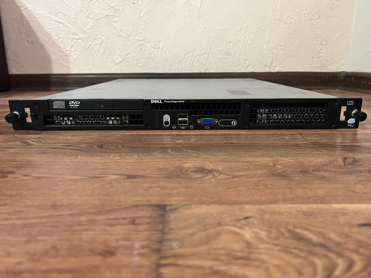 Server Dell PowerEDGE R200 - 50Euro