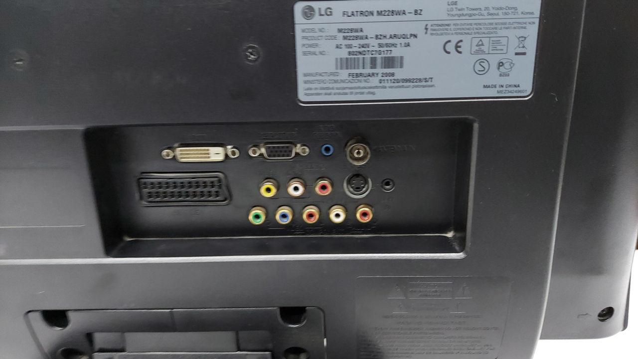 LG Flatron M228WA TV-Monitor