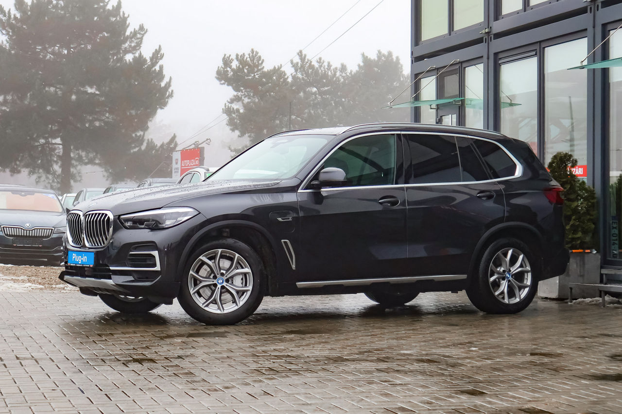 BMW X5 an. 2022 cu rulaj 118100 km, Plug-in Hybrid (benzină), 47450