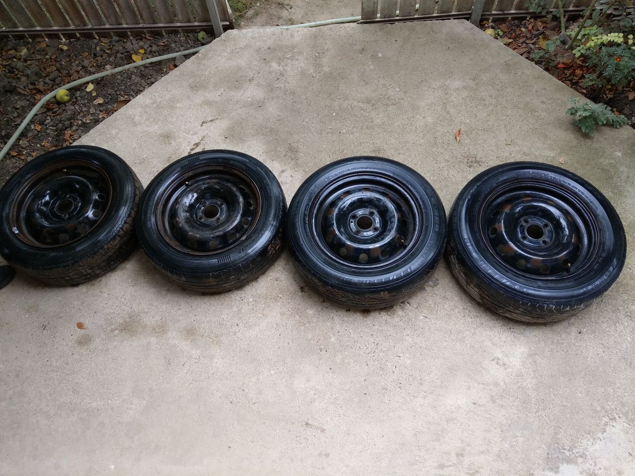 R15 4/100 (dacia logan)