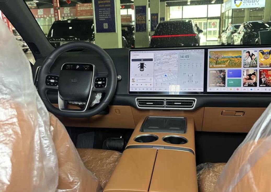 LiXiang L6 2024 г. с пробегом 5000 км, Плагин-гибрид, 29490