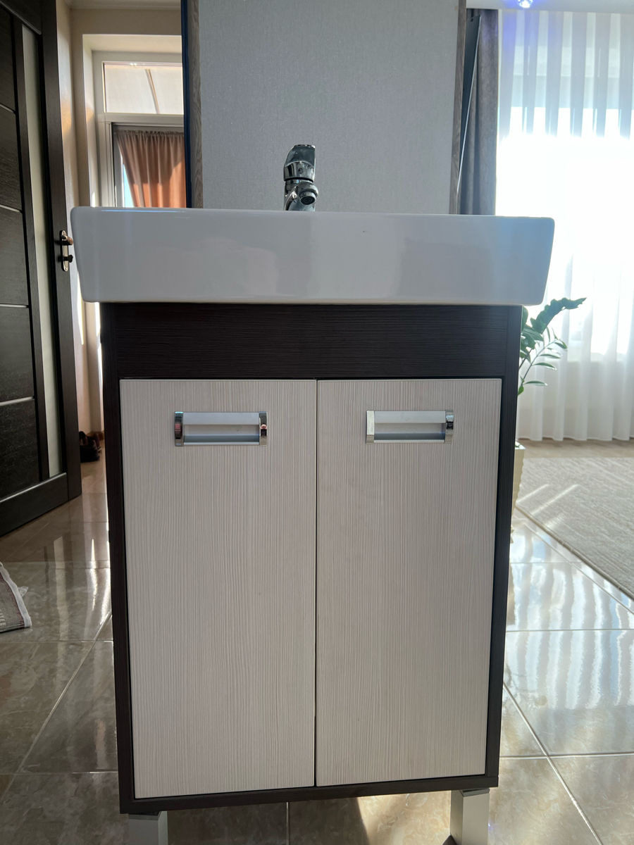 Vind chiuveta baie împreuna cu baterie și dulap incorporabil - 1000 lei