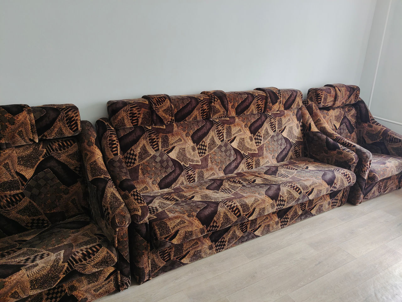 2 fotolii si o canapea rabatabila