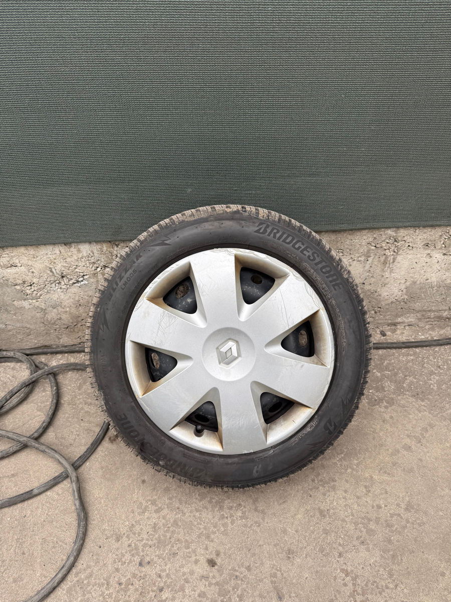 Set roti originale Renault 5x114 R 16 cu anvelope 205/55 R16 iarna