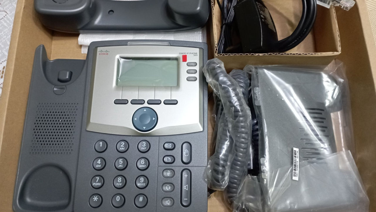 IP Phone : Cisco Smail Business SPA 300 Series IP Phone