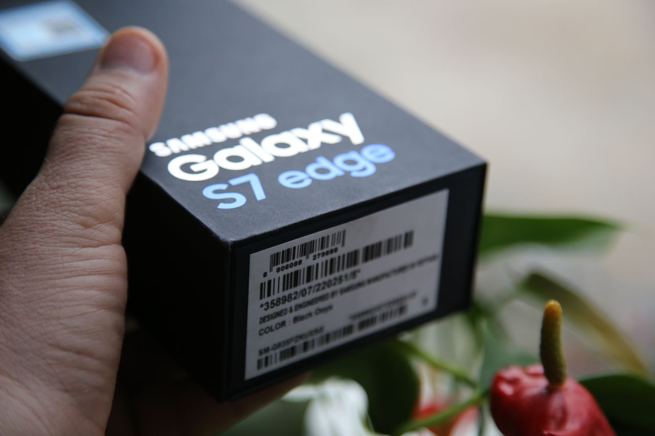 Samsung Galaxy S 7 Edge duos (SM-G935FD) телефону две недели.
