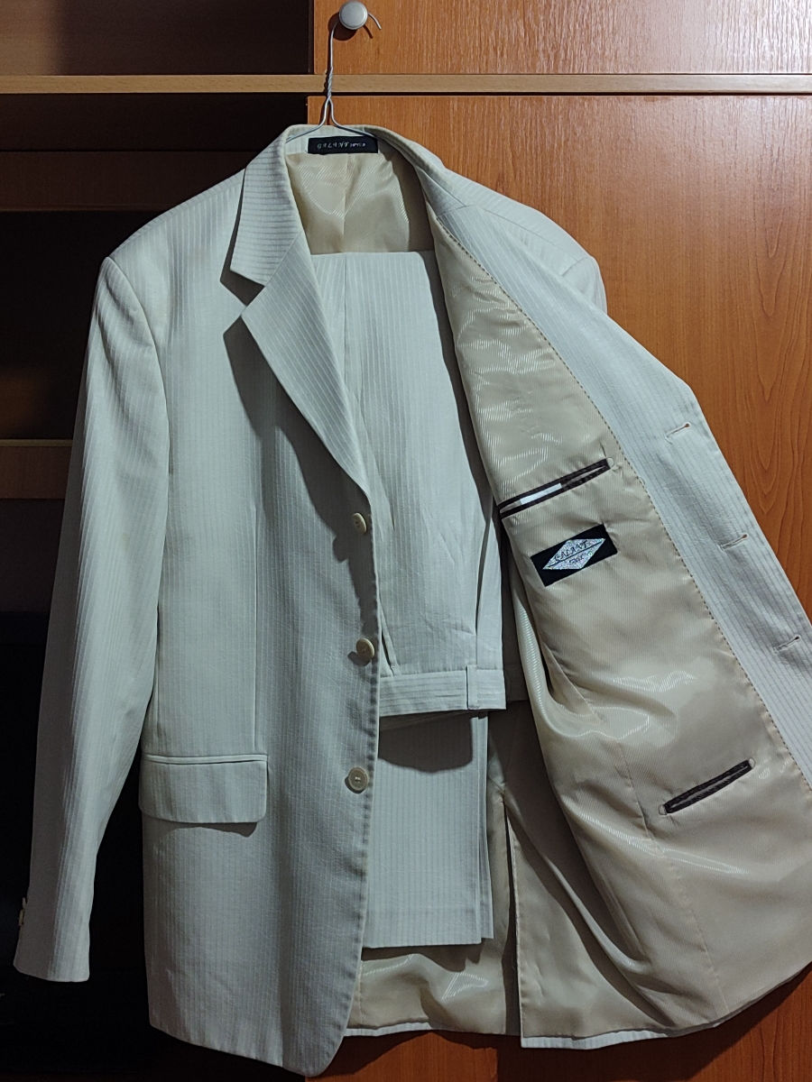 Se vinde costum de gală (Galant Style) în stare foarte bună!