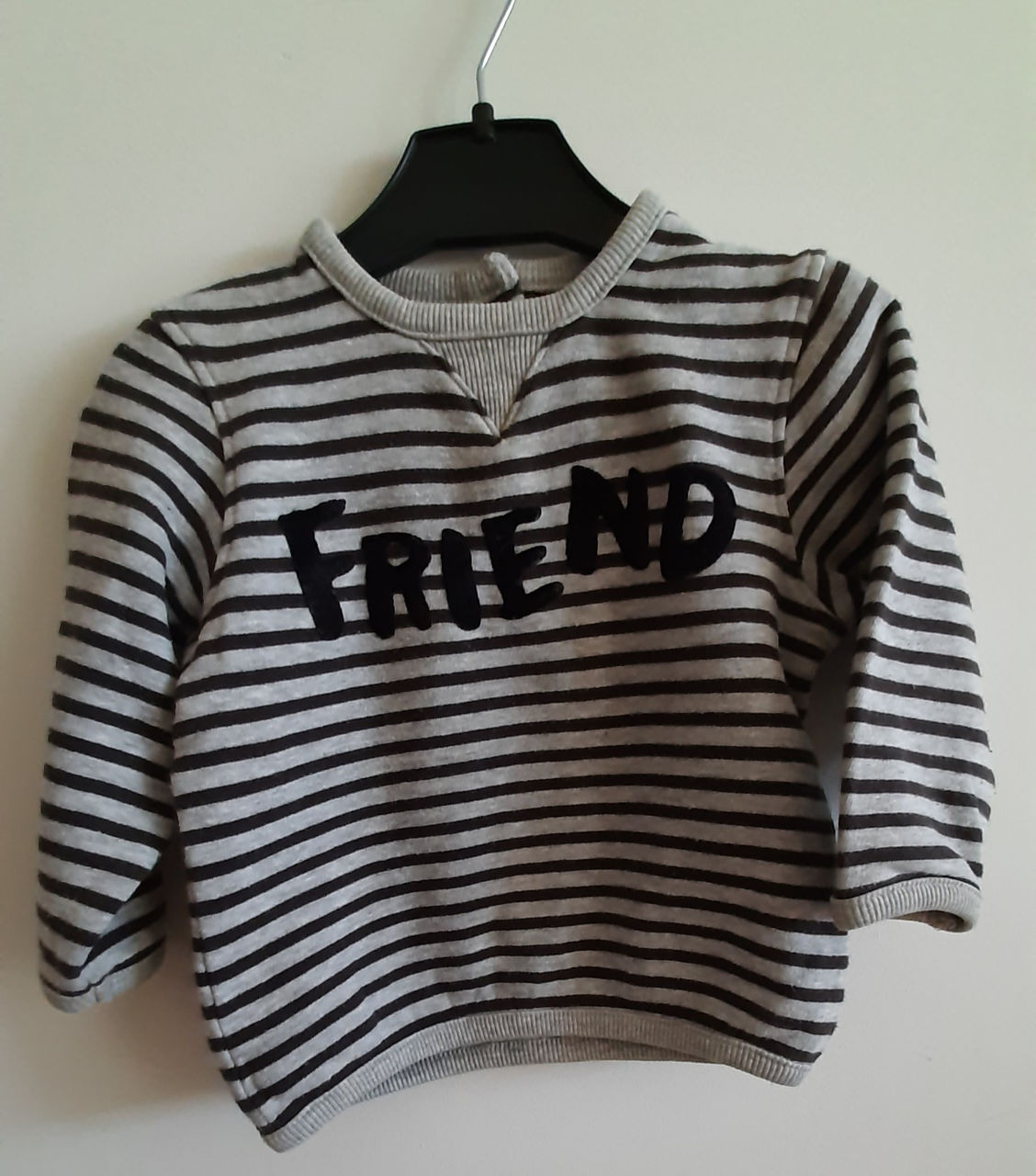 Vând pulover călduros