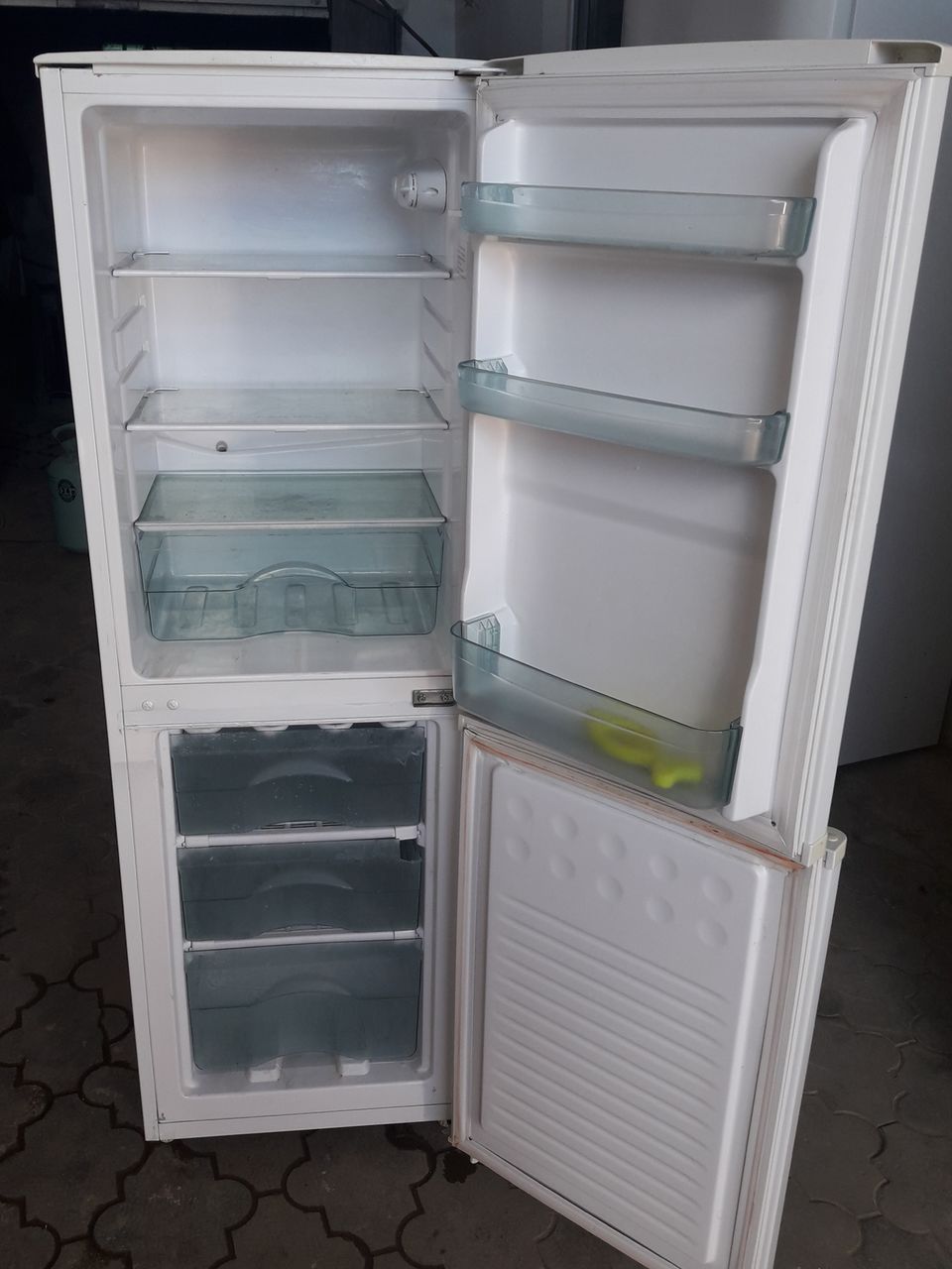 Exqivist - frigider mic, econom. 1.40x0.4.m