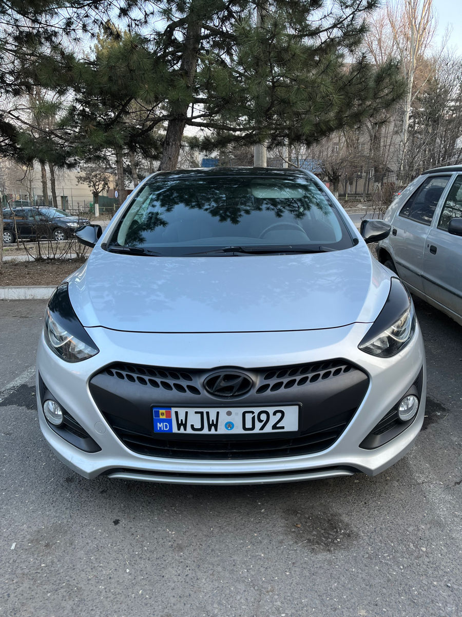 Hyundai i30 an. 2013 cu rulaj 72000 km, Benzină, 7250